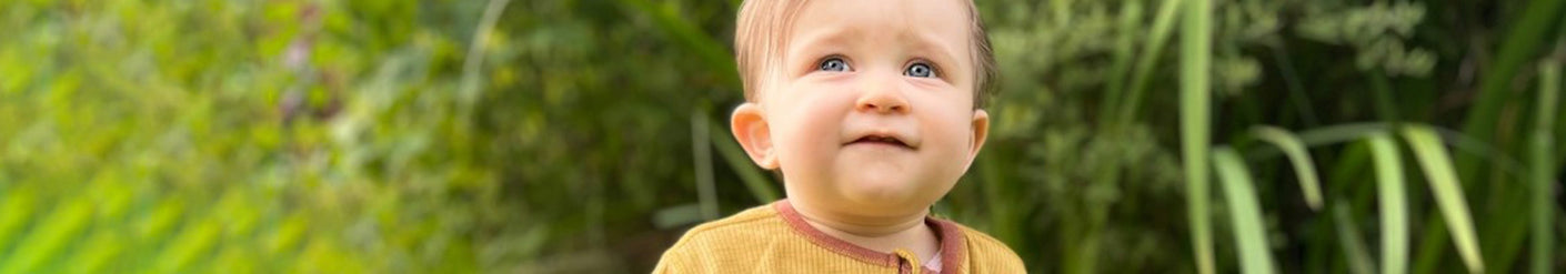 Babyklær i ull - Norskstrikket kløfri merinoull til baby – Janus Wool